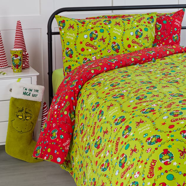 The Grinch Glow In The Dark Duvet Set | Home Bargains