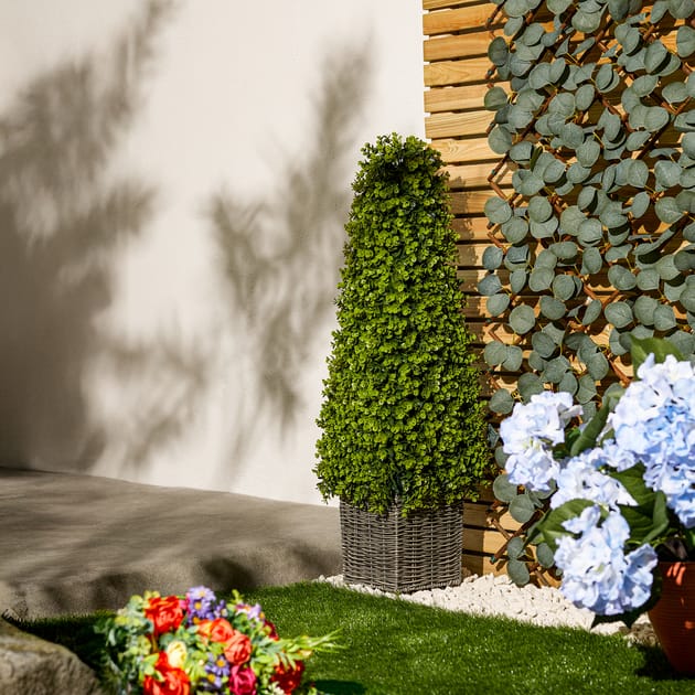 Jardin Artificial Obelisk Tree | Home Bargains