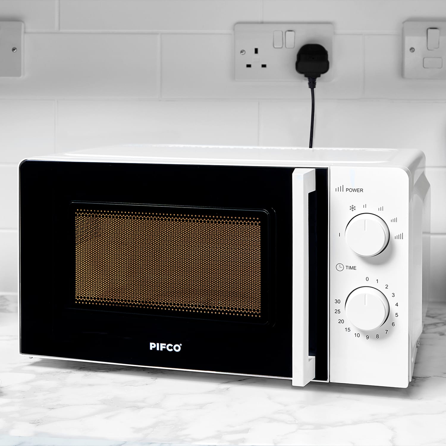 Pifco 17 Litre Microwave 700w - White | Home Bargains