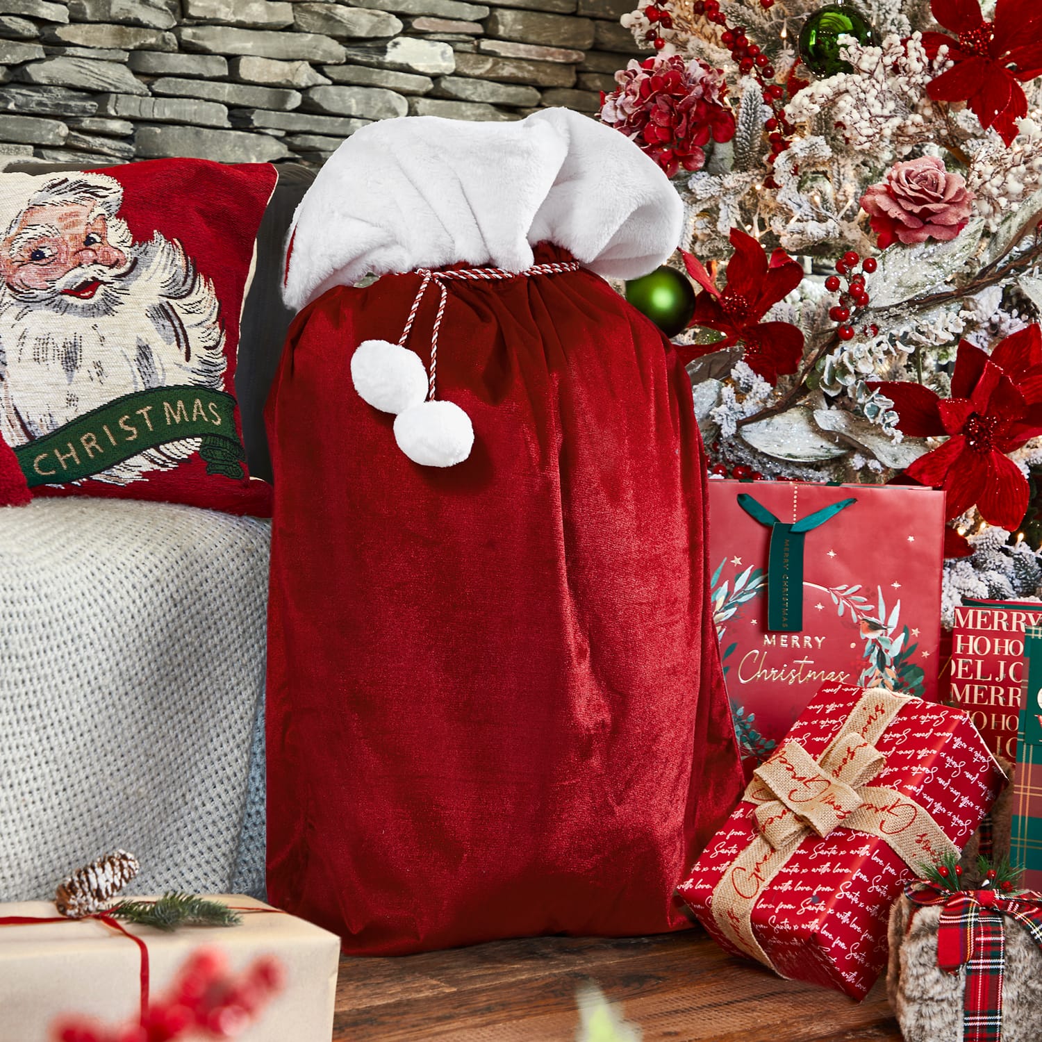 Festive Feeling Large Traditional Sack | Home Bargains