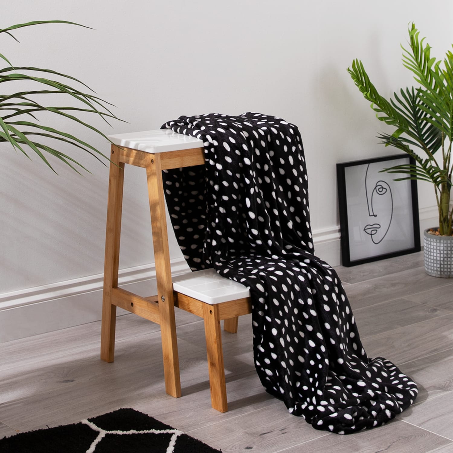 Home Collections Ultra Soft Throw | Home Bargains