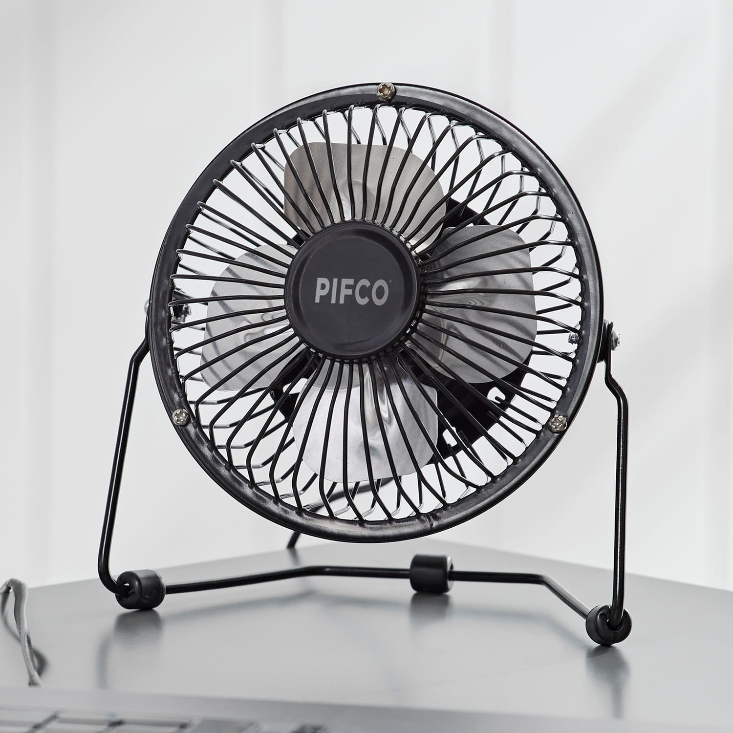 Pifco 4" USB Mini Desk Fan | Home Bargains