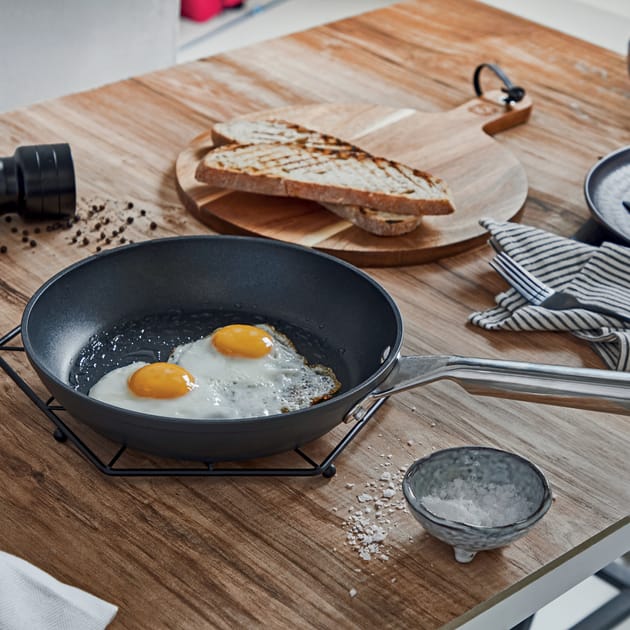 Tom Kitchin Aluminium 24cm Frying Pan | Home Bargains